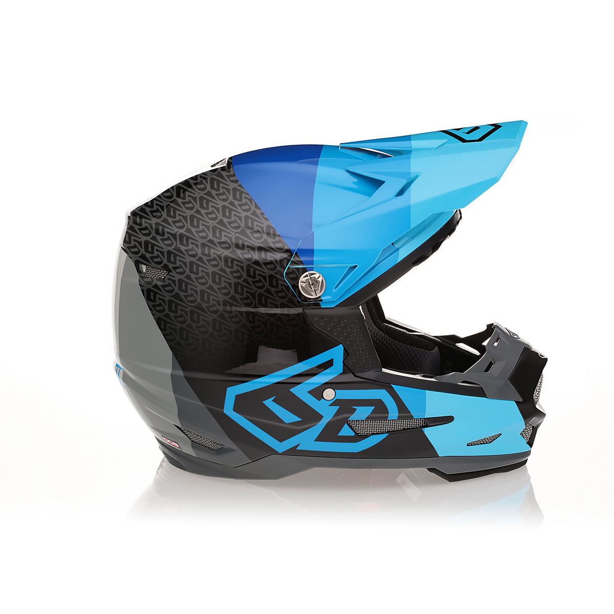 Description:Introducing the 6D ATR-2Y youth off-road helmet, the ultimate brain protection for ...